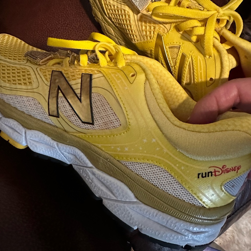 Run Disney, 2016 Minnie Mouse New Balance Sneakers Wi… - Gem